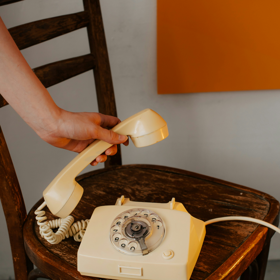 How To Have Phone Sex Mastering Intimate Conversation Peach And Cream